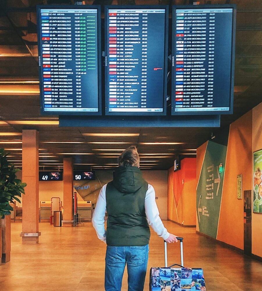 Buy Commercial Digital Signage Screen for Airport Retail and Office